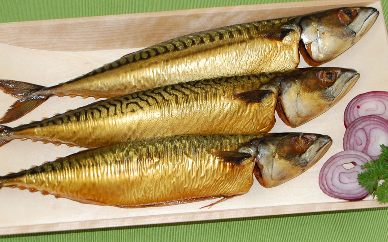 Makrele - heißgeräuchert - Feinfischräucherei RIENOW GmbH